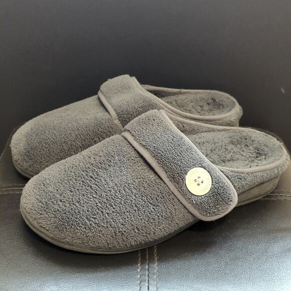 Vionic | Shoes | Vionic Gray Plush Hard Sole Warm Slide On Adjustable ...